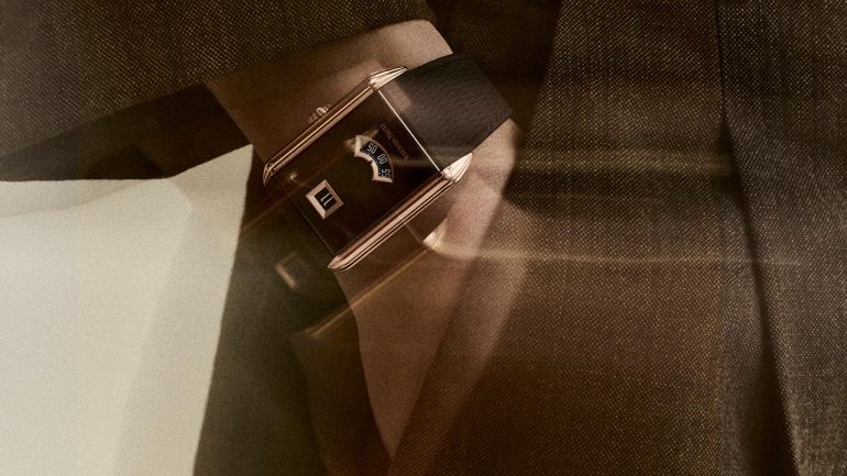 Audemars Piguet Neo Frame Jumping Hour Is Retro Cool - Albert Review